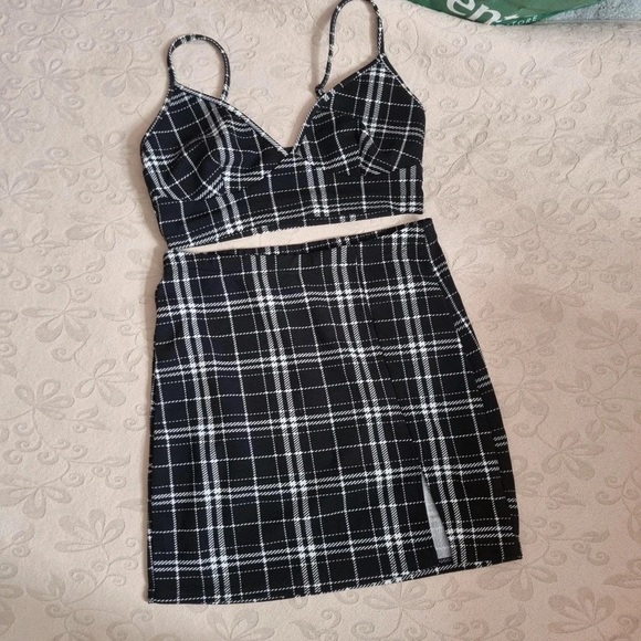 SHEIN | Skirts | Shein Black And White Mini Pencil Skirt Set | Poshmark